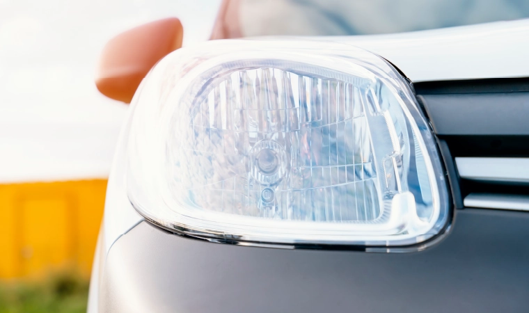 Car Lights Explained & When To Use Them - Tyre Pros | Tyre Pros